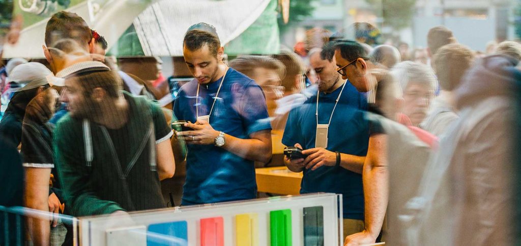 Lessons Digital Retailers Can Learn from the In-Store Experience